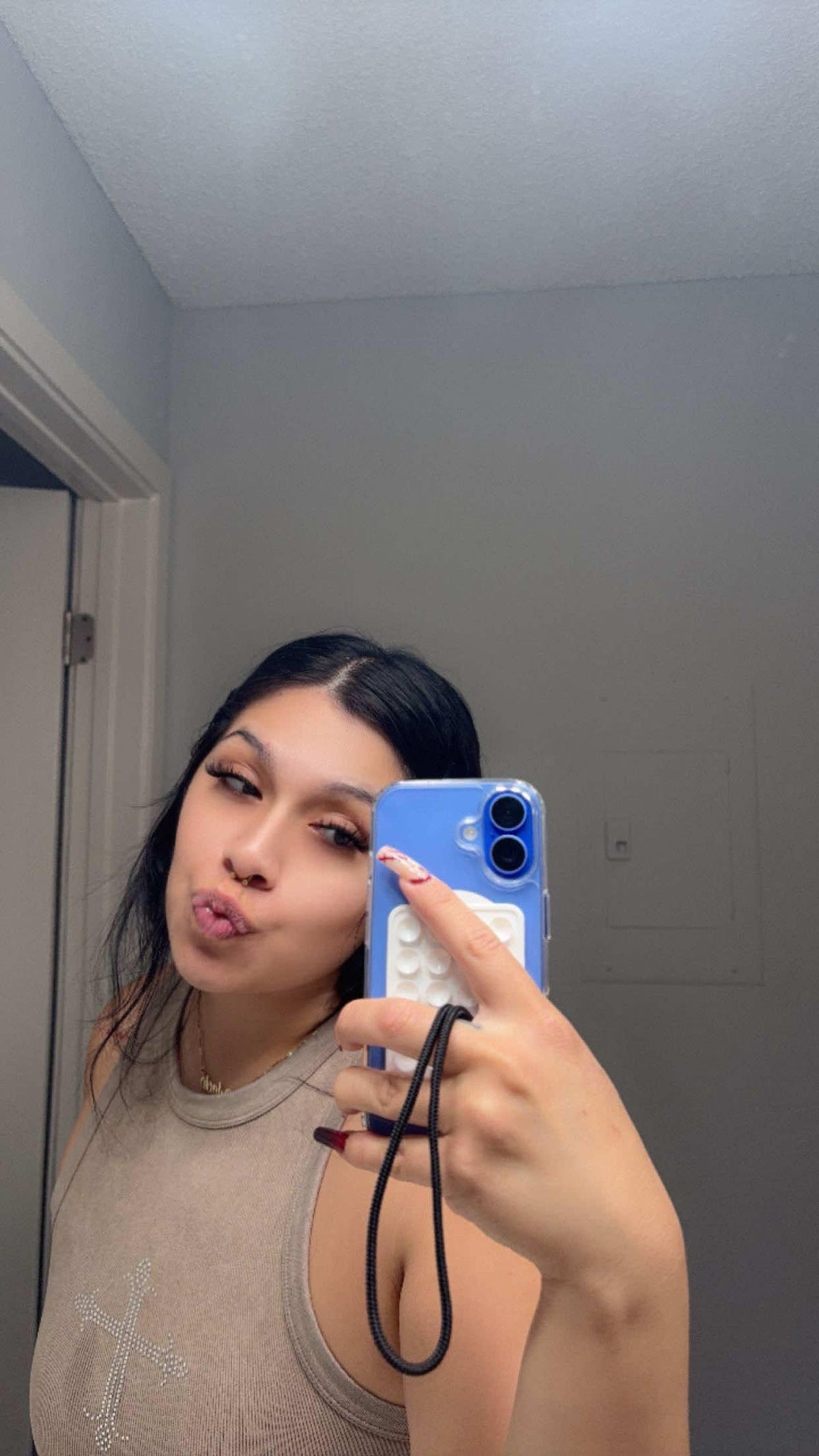 IONI – IONI Cosmetics Wholesale